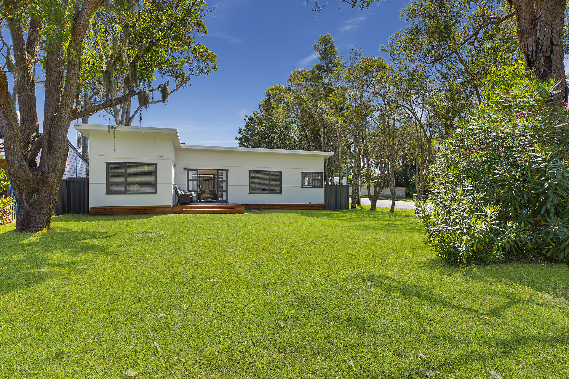 240 Lakedge Avenue, Berkeley Vale NSW 2261 - Empire Property Co.